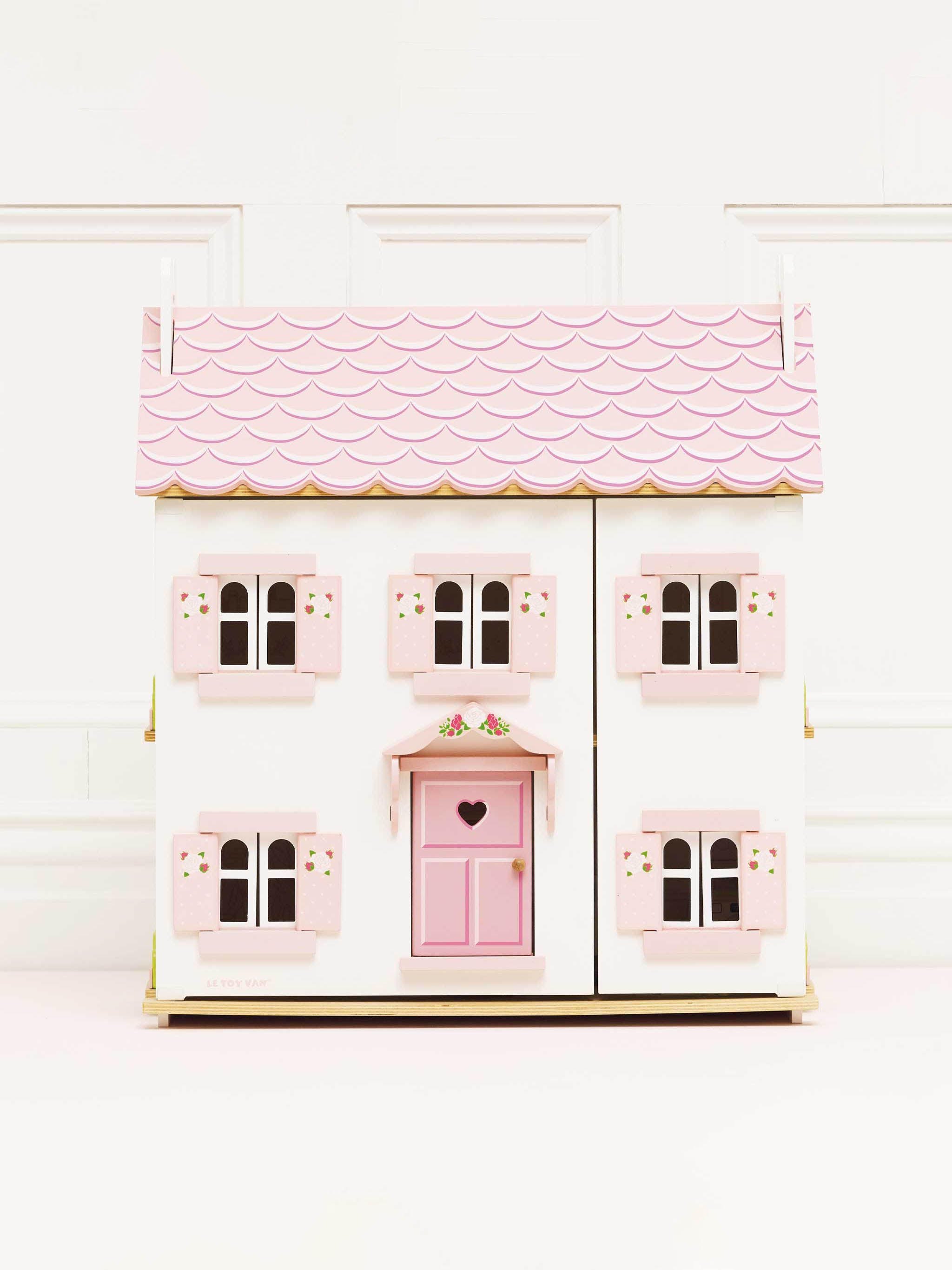 Sophie's Wooden Dolls House – Luna & Curious