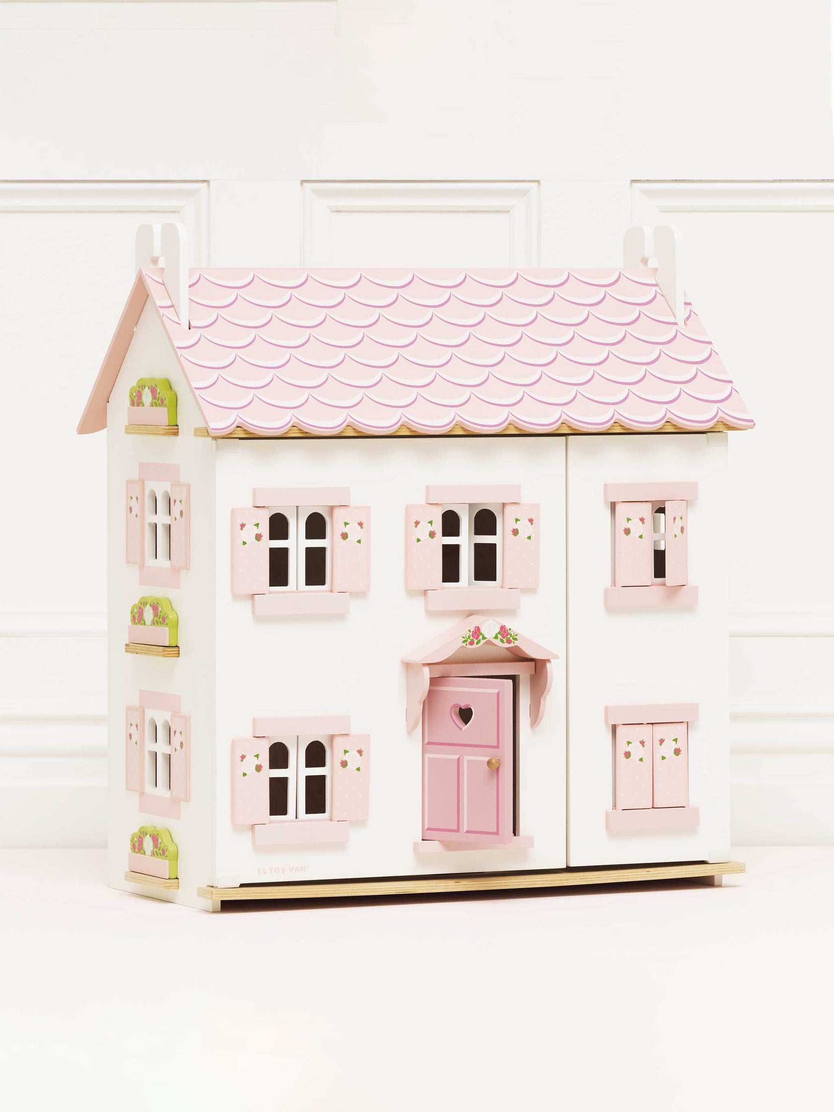 Sophie's Wooden Dolls House – Luna & Curious